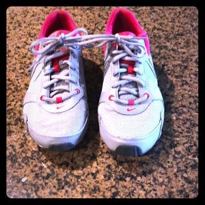 Women's Nike Shoes on Poshmark